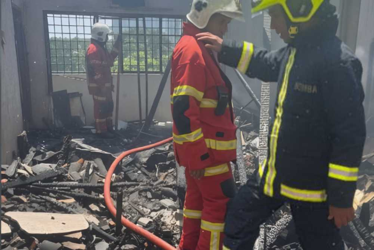 Midday fire destroys apartment unit in Seri Kembangan