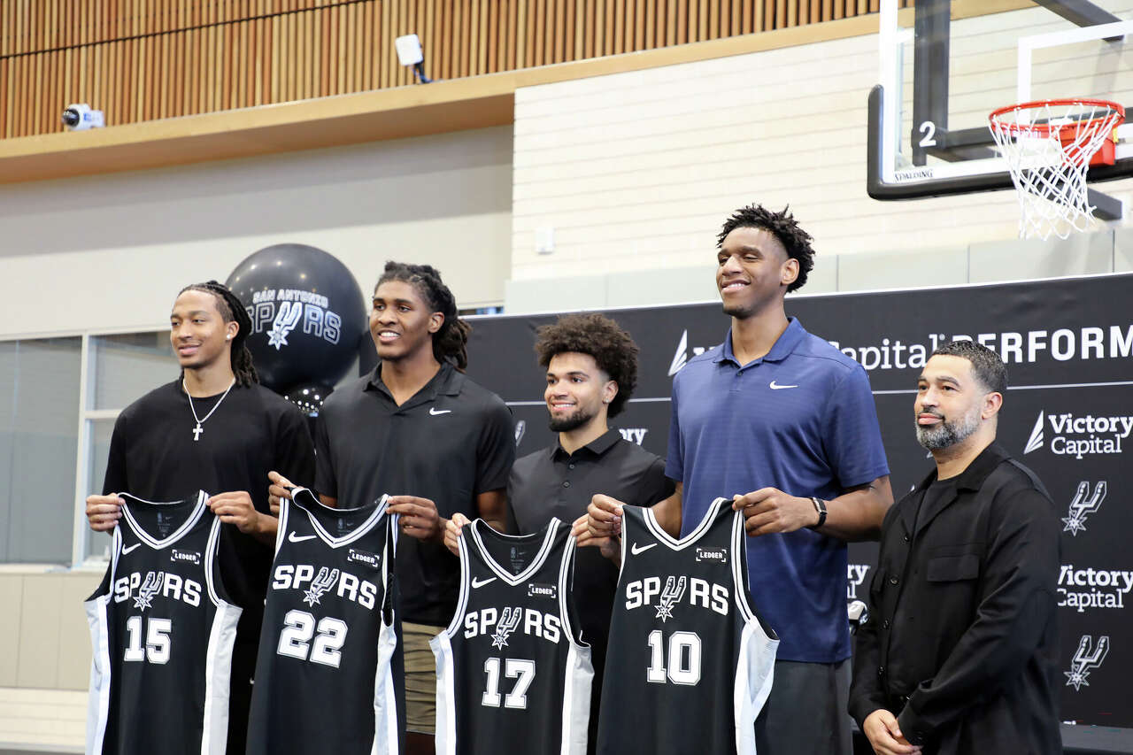 'Ready to go!': Spurs welcome rookie class to San Antonio