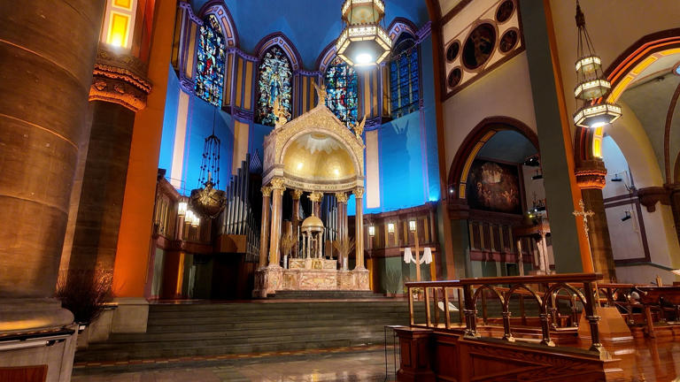 Safe havens for all: LGBTQ+ friendly Catholic churches in NYC embrace ...