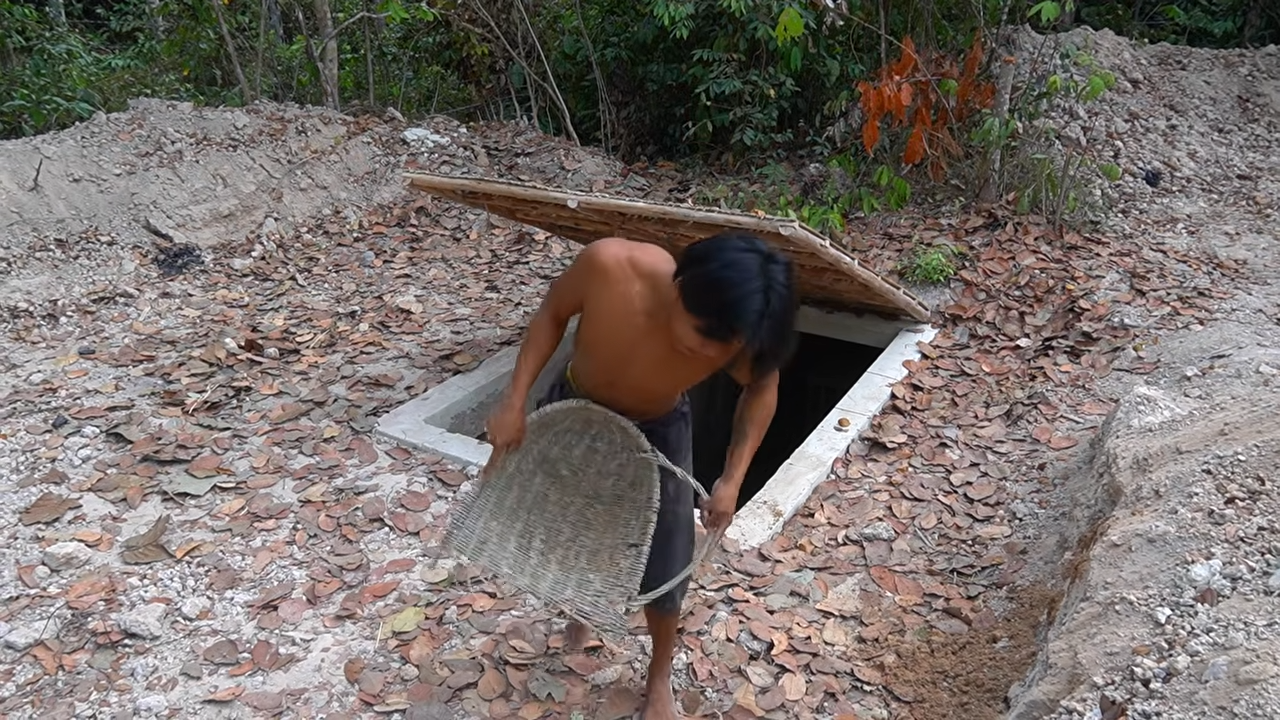 100 days of digging... he built a 2-story villa underground