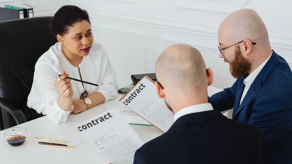 The "Don't Sign There" list: 5 record label contracts that could soon ...