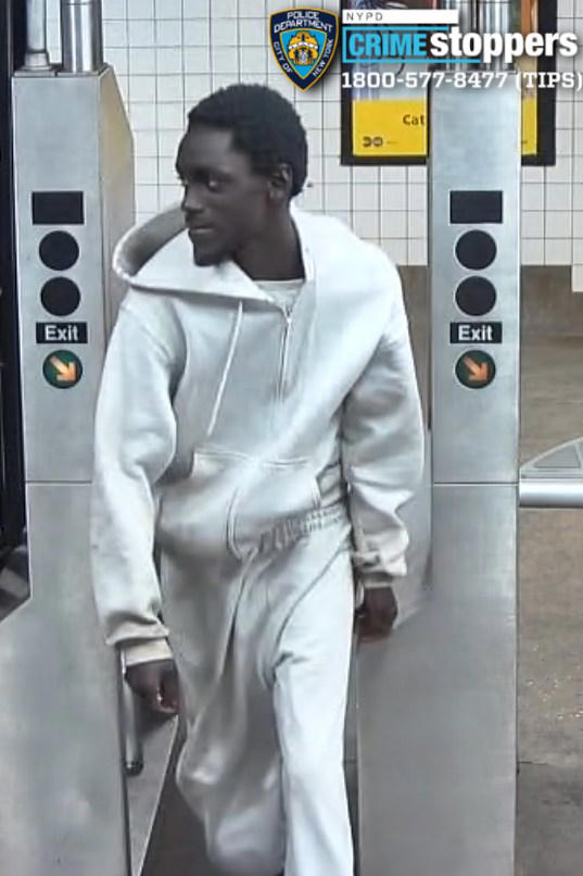 White hoodie-wearing goon brutally beats MTA employee on NYC subway ...