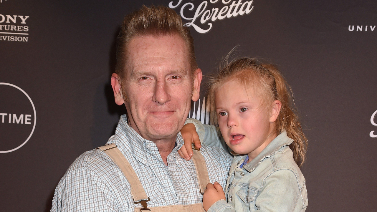 Beloved country singer shares emotional update after daughter’s open ...