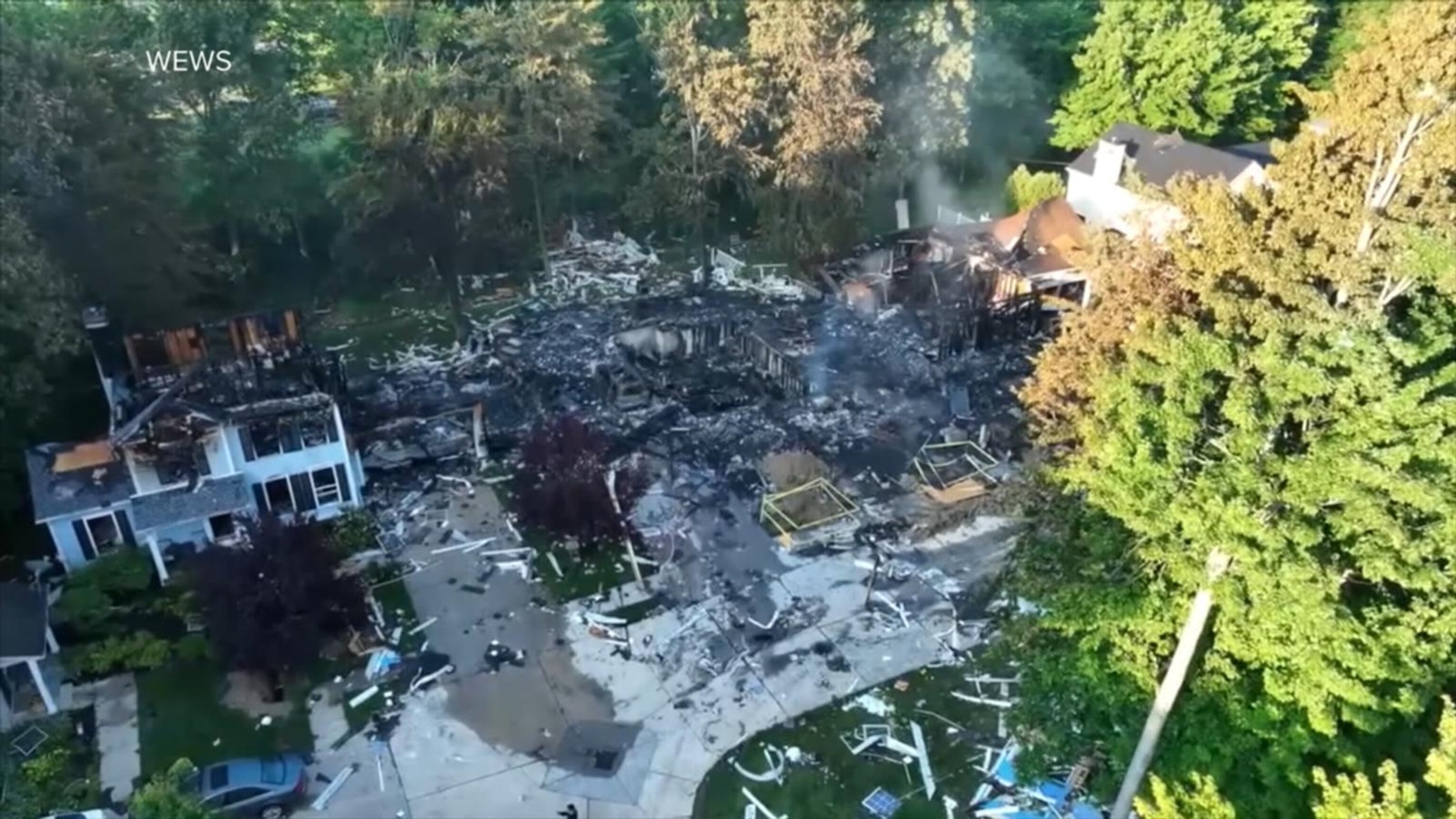 Massive home explosion destroys multiple homes in Ohio