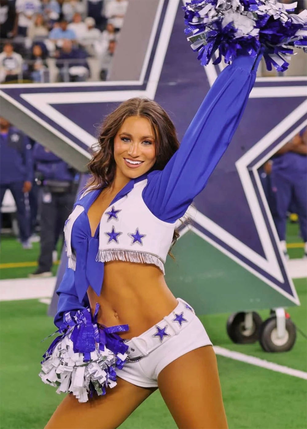 Eagles’ Cooper DeJean reveals how he started dating Cowboys cheerleader ...