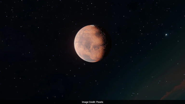NASA rover detects complex carbon in Mars rocks, hinting at ancient ...