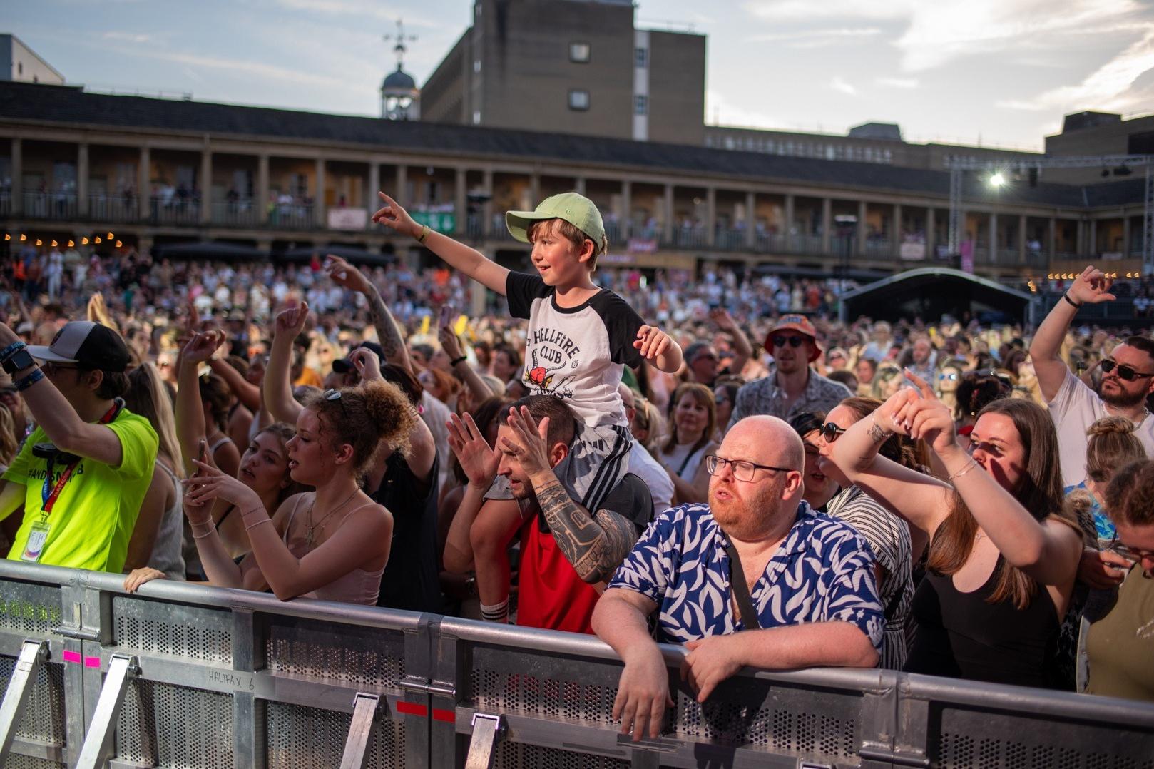 Fantastic photos as Ellie Sax brought Ibiza to Halifax during returning ...