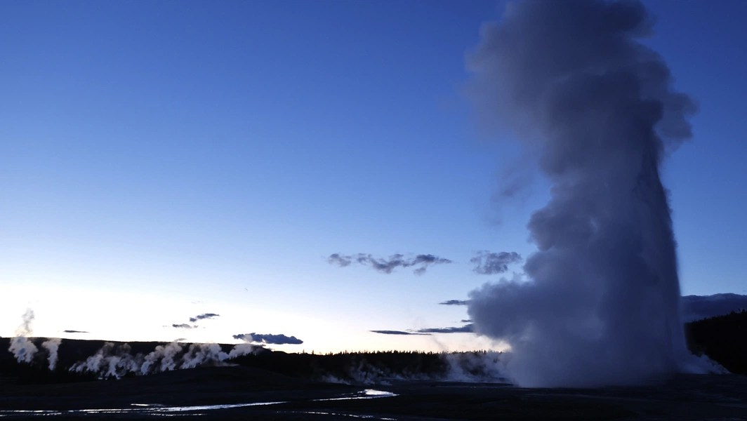 Exploring Yellowstone's geysers, springs, and safety tips