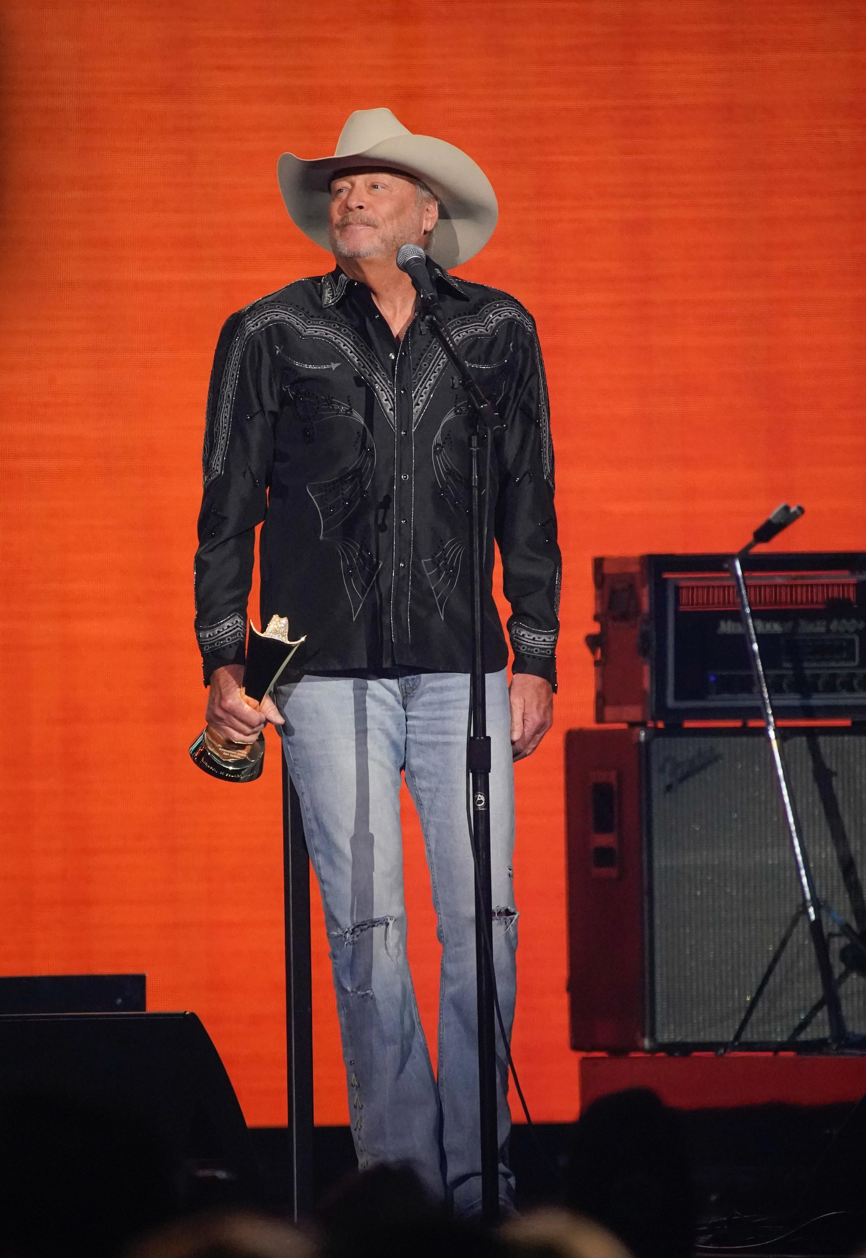 Alan Jackson to take the stage at farewell concert in Nashville but ...