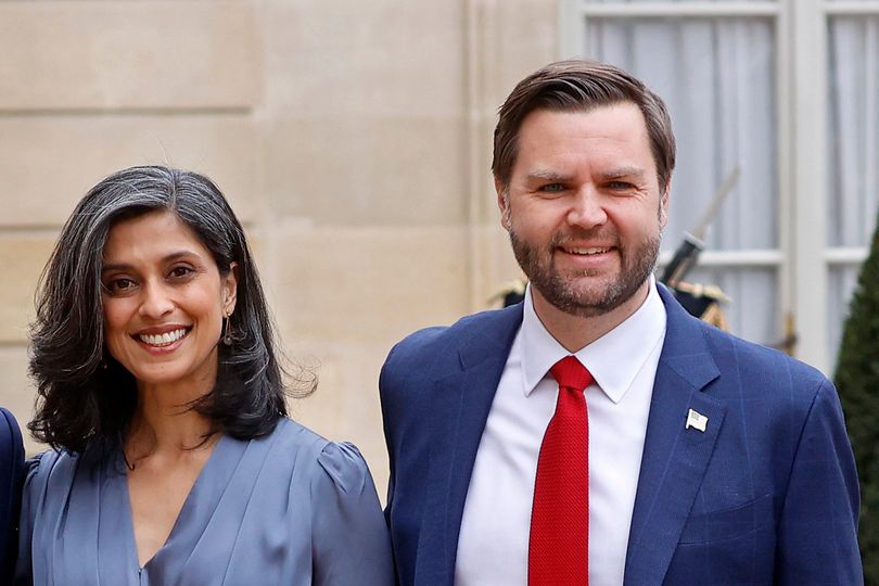 JD Vance mocked for awkward knee pat to heavily pregnant wife Usha