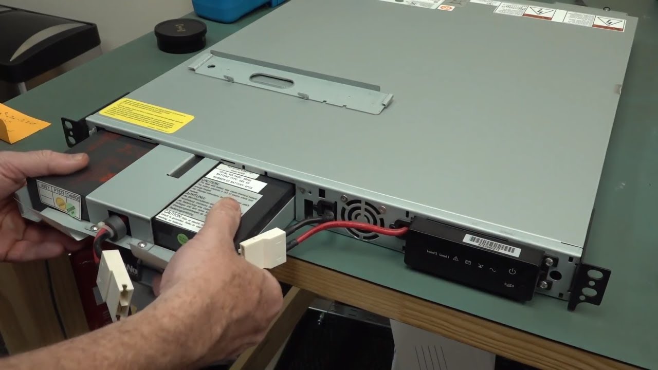 EEVblog #1168 - Dumpster diving UPS
