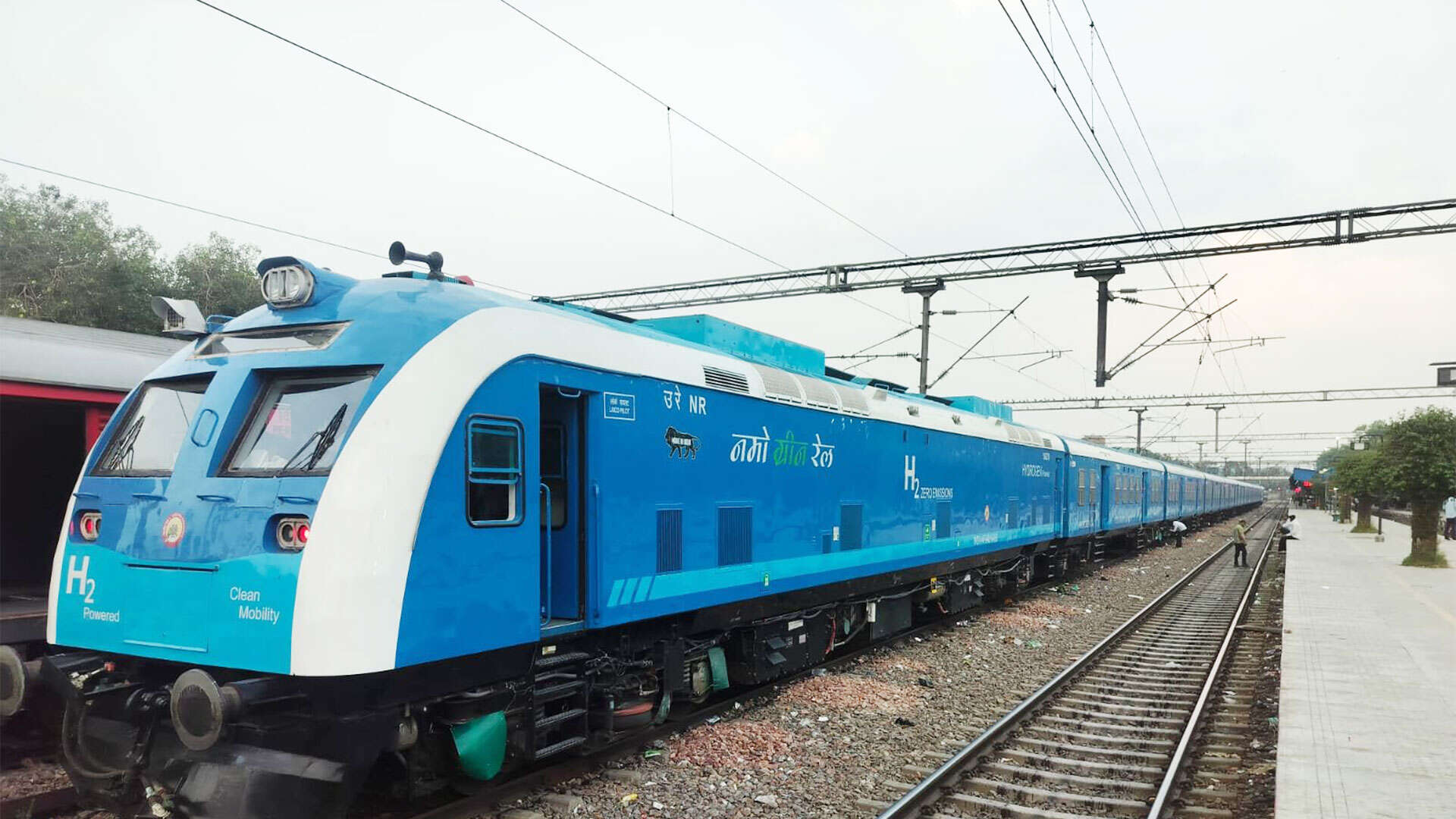 India successfully tests hydrogen-powered train between Delhi and Jind ...