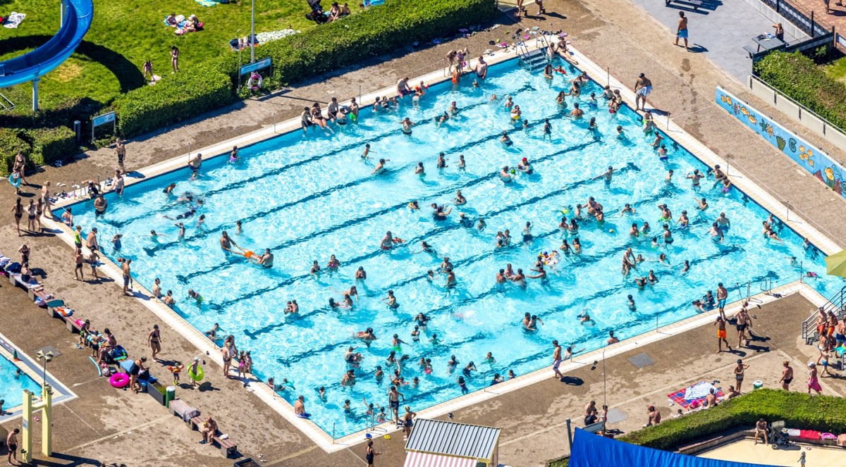 Reibereien in Freibädern: Mann legt sich heftig mit Bademeisterin an ...
