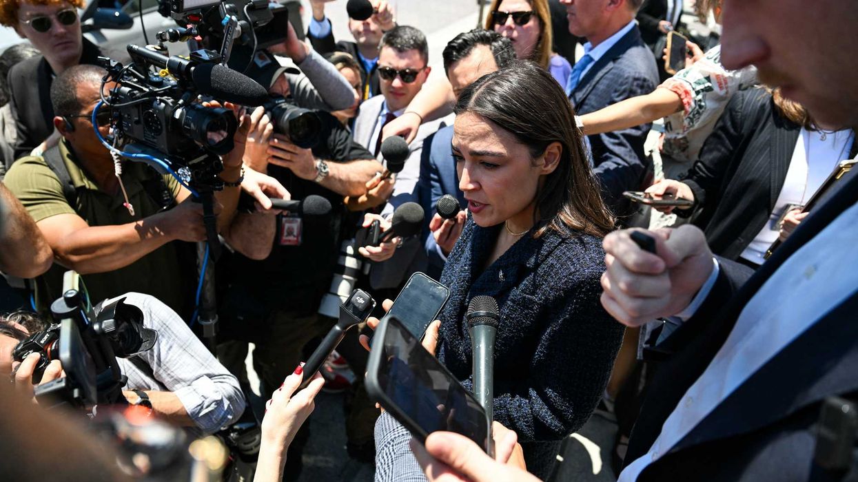 A five word pledge is splitting Democrats