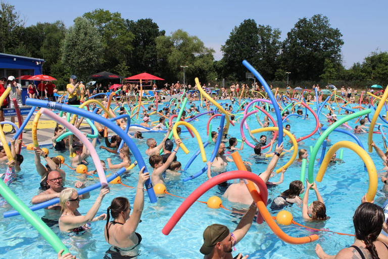 434 swimmers help German city of Bremen break pool noodle record