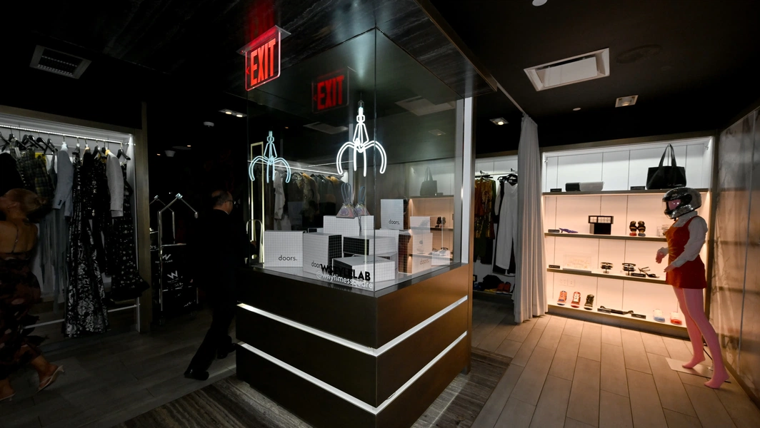 4 creative glass and acrylic display case ideas