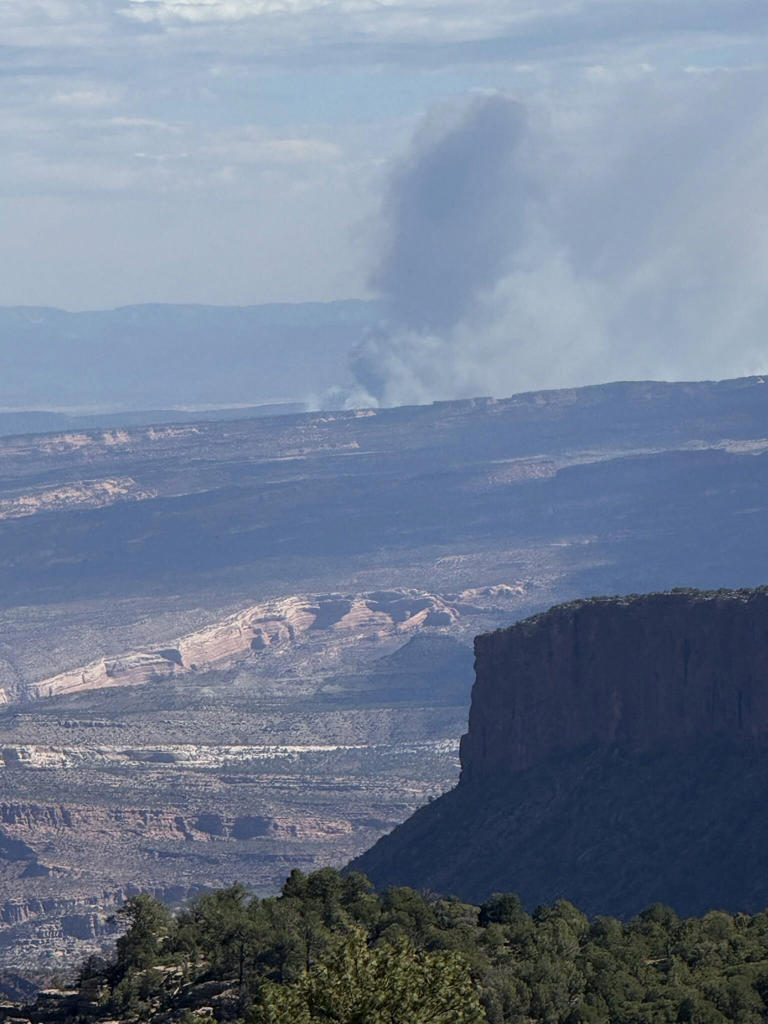 Colorado governor declares disaster emergency for Snyder fire