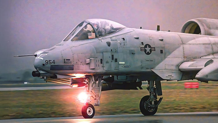 Why the US Air Force is keeping 54 A-10 Warthogs flying after Operation ...