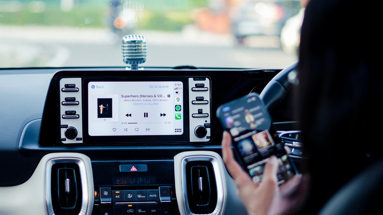 The top car gripe in 2026 isn’t the engine, it’s the touchscreen ...