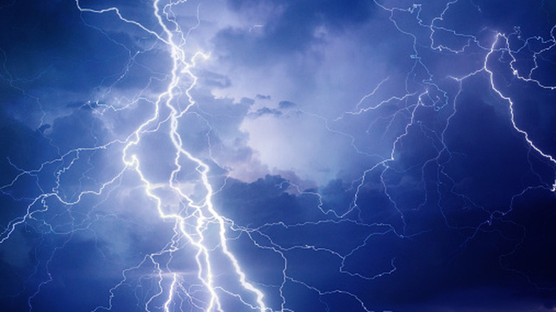 5 things it's best to unplug before a bad storm hits