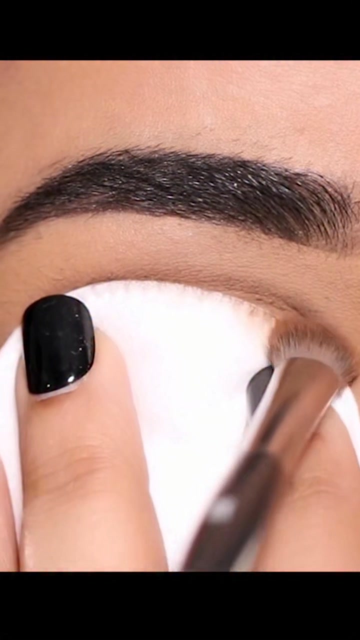 Beginner cut crease technique