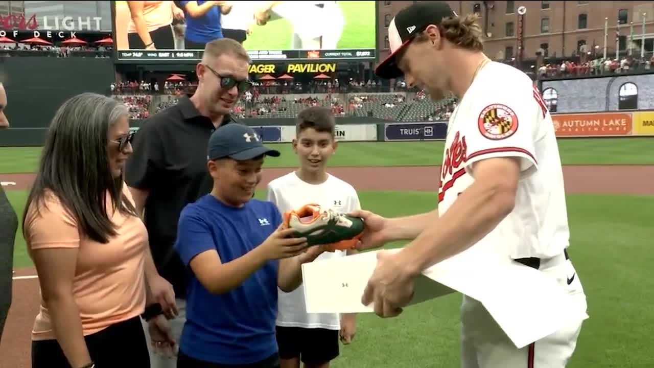 Orioles, UA surprise youth baseball player with custom cleats