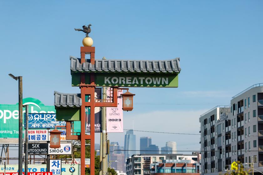 Hostage call leads LAPD to illegal gambling operation in Koreatown; 26 ...