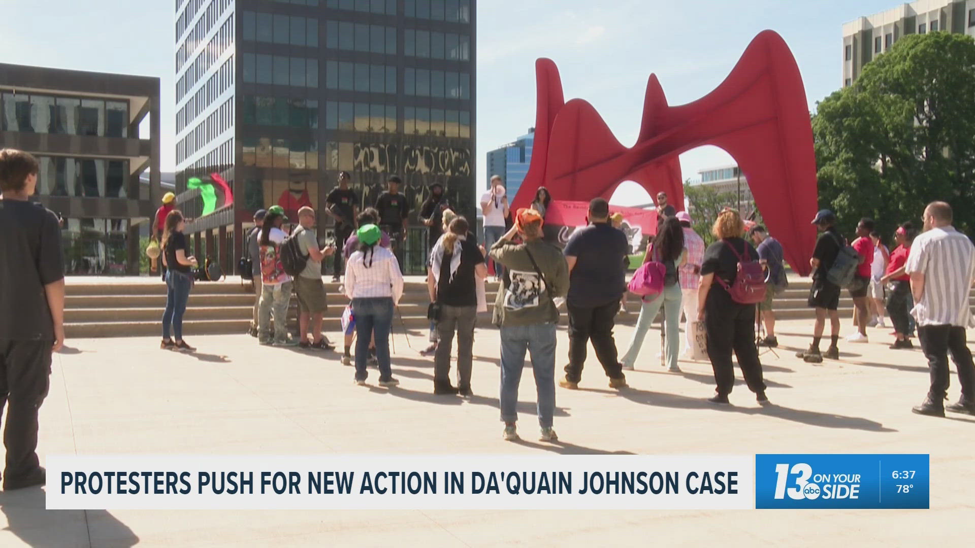 Activists hold armed protest in downtown Grand Rapids