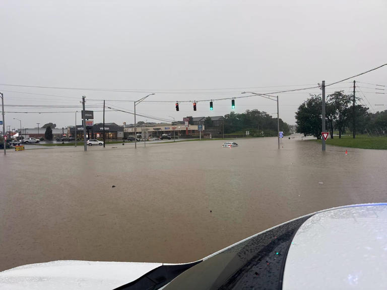 Flash flooding kills 4 in Kentucky, 1 in Tennessee
