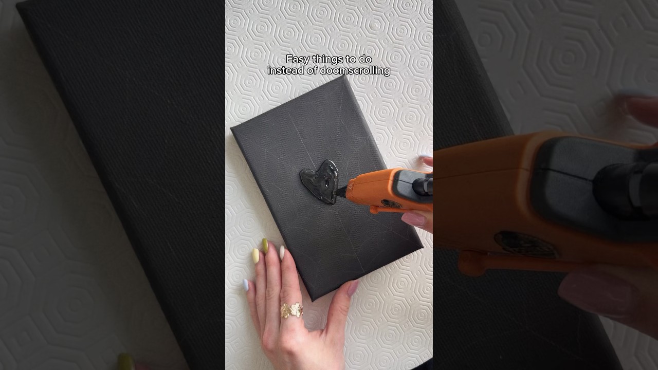 $5 DIY chrome wall art using hot glue & Dollar Tree canvas