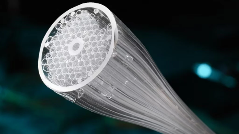 China: Researchers transmit a whooping 51.3Tb/s through an optical ...