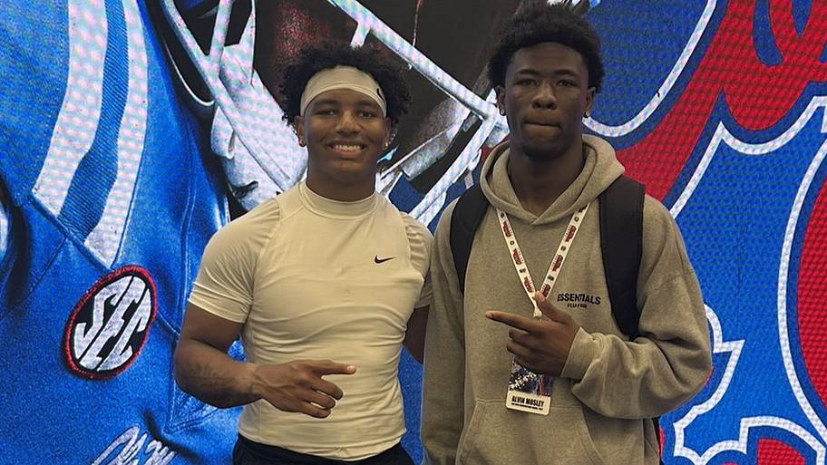 Ole Miss makes huge splash with commitment from 4-star WR