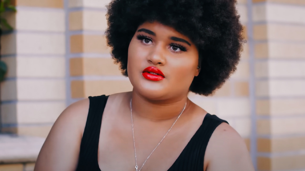 Evil CEO fat shames model?