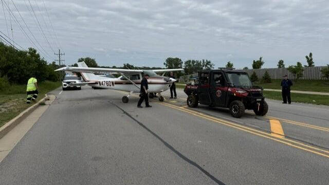 Mechanical issue causes small plane to make emergency landing in ...