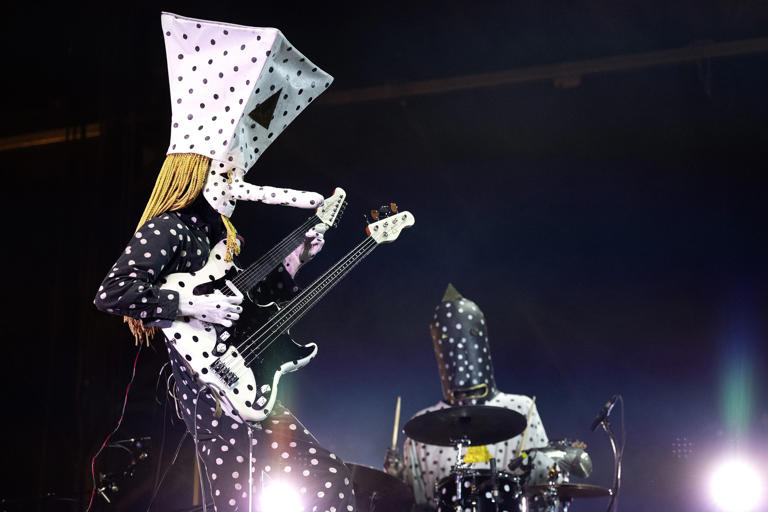 6 Angine de Poitrine concertgoers taken to hospital from Montreal jazz ...