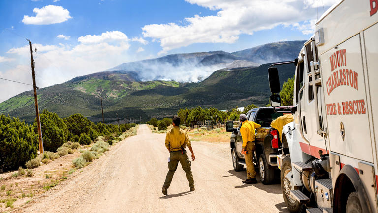 Three firefighters killed tackling wildfires on Colorado-Utah border