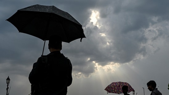 Strong winds in parts of Delhi-NCR bring respite from heat, IMD's ...