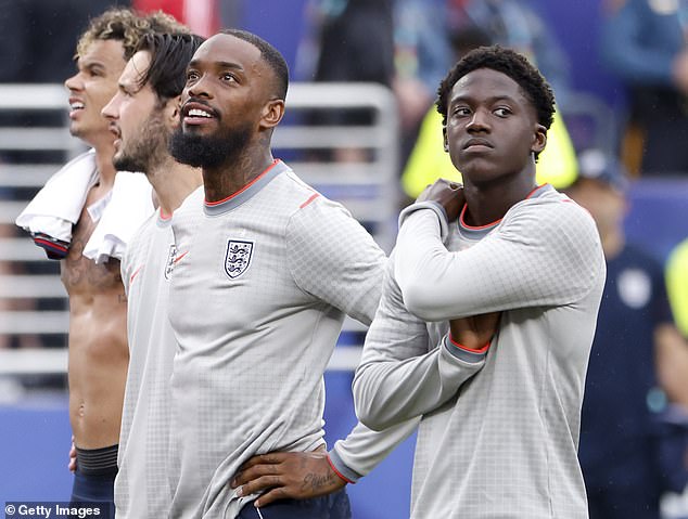 Kobbie Mainoo gets the meme treatment after Jordan Henderson was picked ...