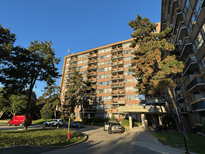 1 dead, 1 injured after fire at high-rise Toronto apartment building