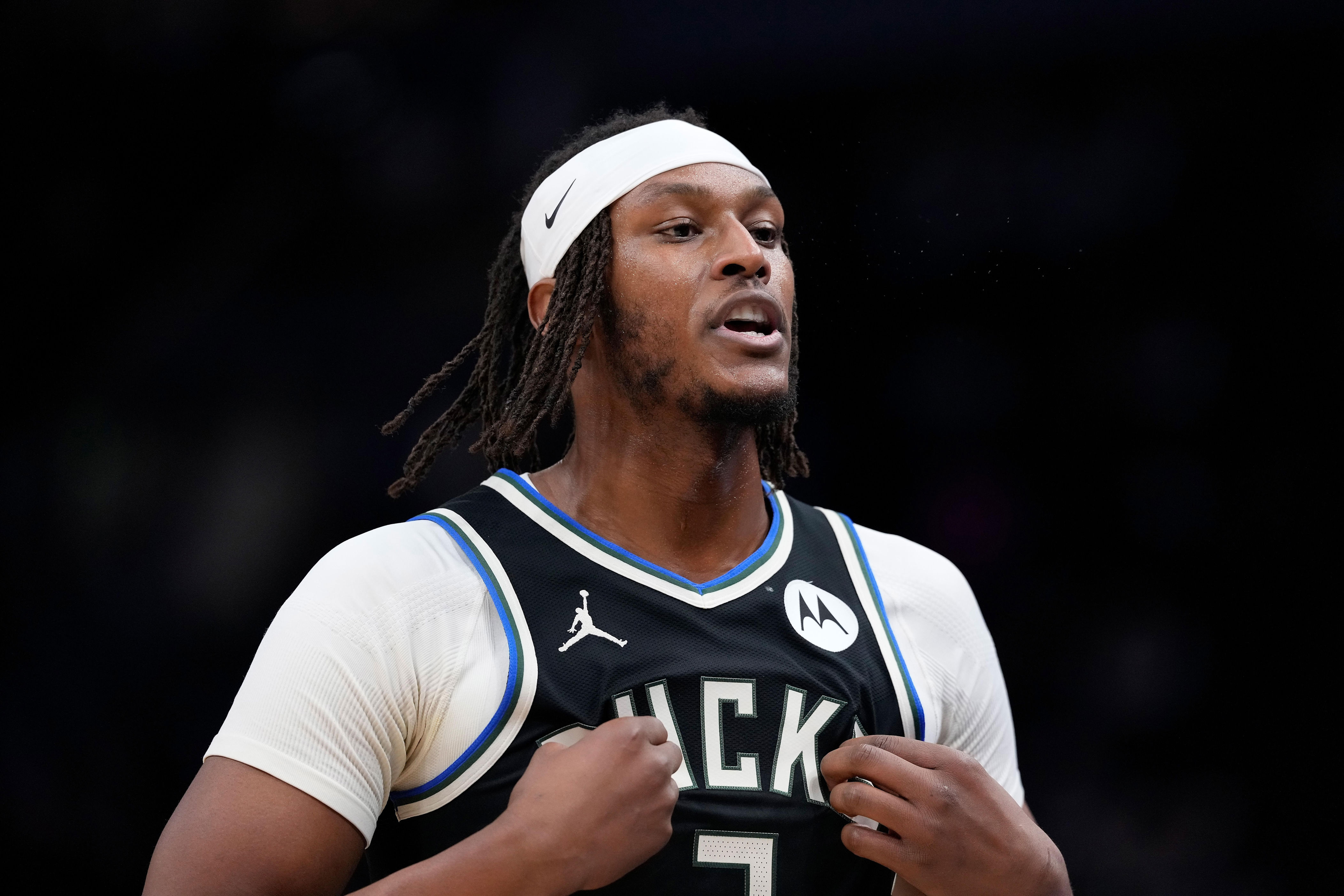 Should the Lakers trade for Myles Turner?