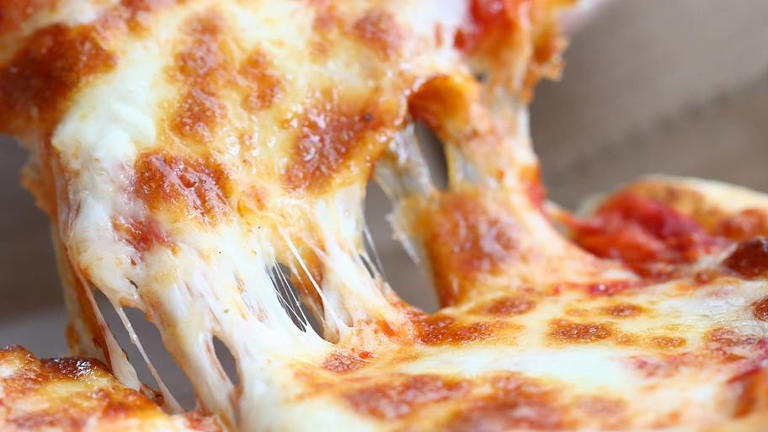 Why do pizza boxes have those tiny plastic tables?
