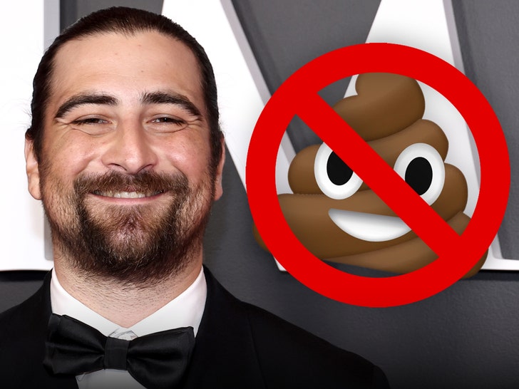 Noah Kahan urges fans not to poop in seats after video goes viral