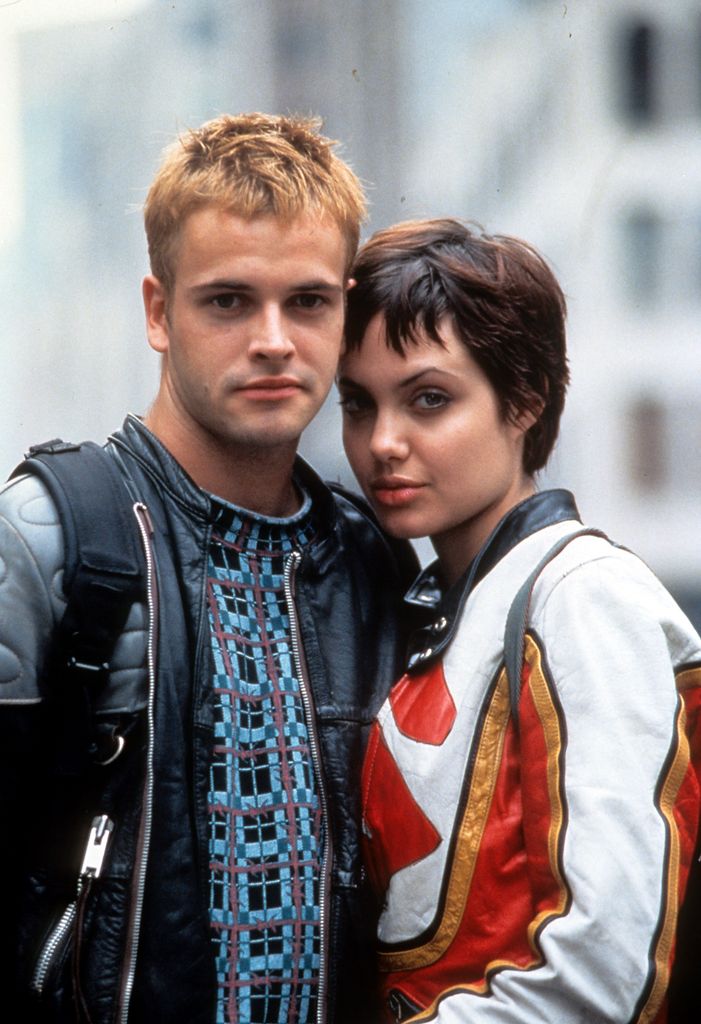 El primer marido de Angelina Jolie, Jonny Lee Miller (53), está ...