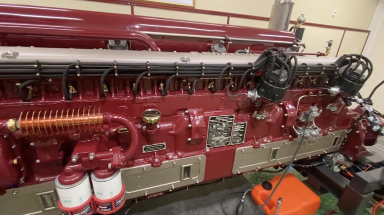 A guy in Sweden built an inline-16 out of Volvo engines and it sounds ...
