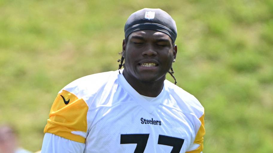 Early roster odds paint troubling sign for Steelers offensive tackle