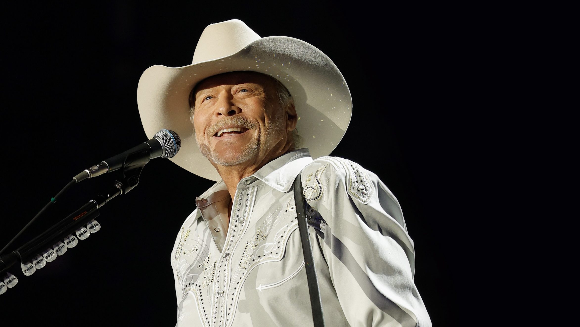 What illness does Alan Jackson have? Inside his health history