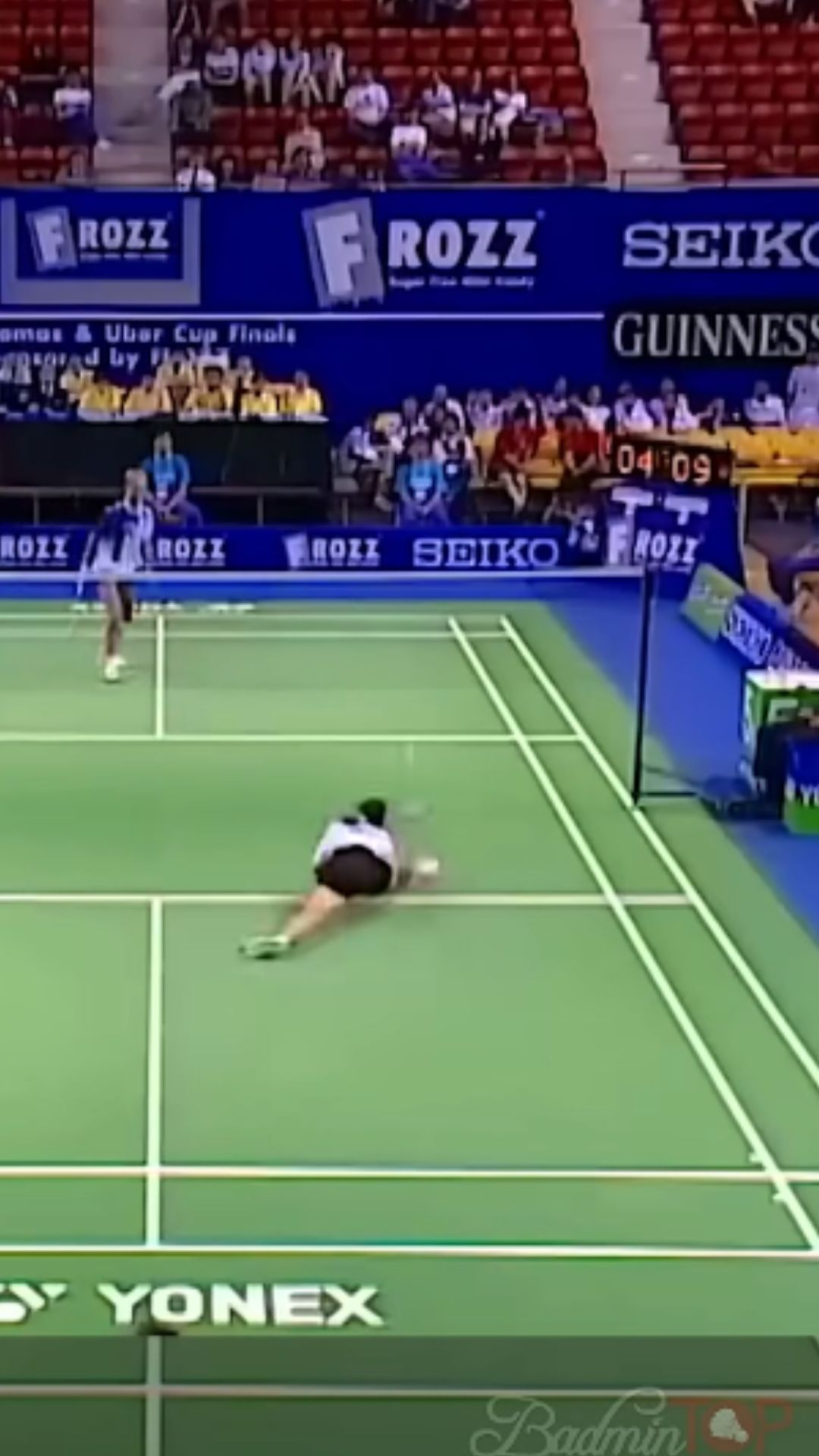 Susi Susanti's flexibility on display in 1998 Uber Cup match vs ...