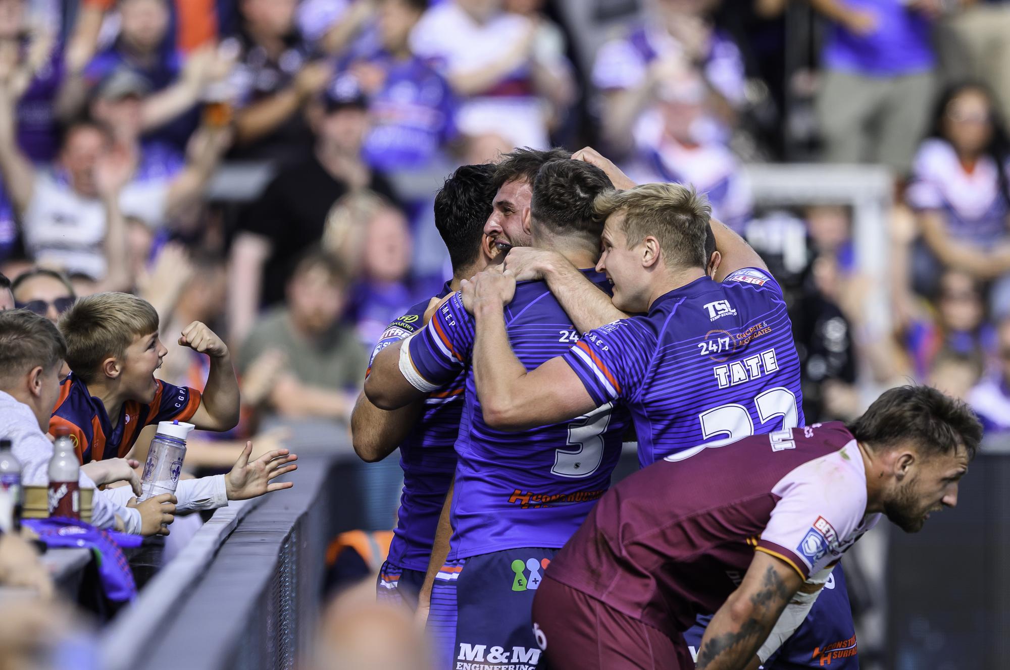 Wakefield Trinity 29 Huddersfield Giants 23: Agony and ecstasy as hosts ...