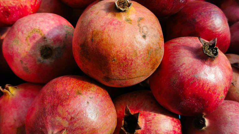 How pomegranates, walnuts & berries support gut health
