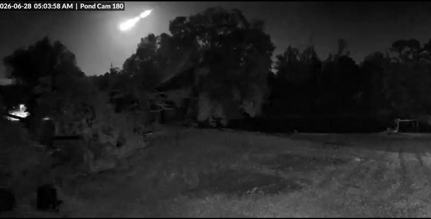 Taking fireball shots: Viewer video captures meteor lighting up ...
